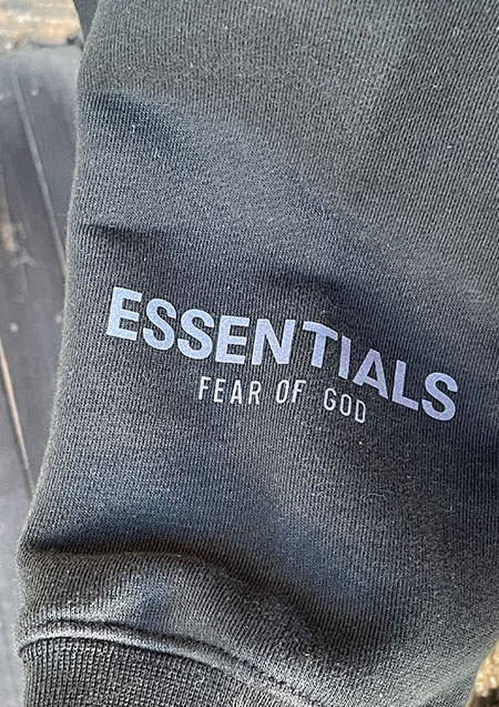 FOG ESSENTIALS フィアオブゴッド エッセンシャルズ FOGFRONTLOGOHOODIE-BLACK | HardiVague ...